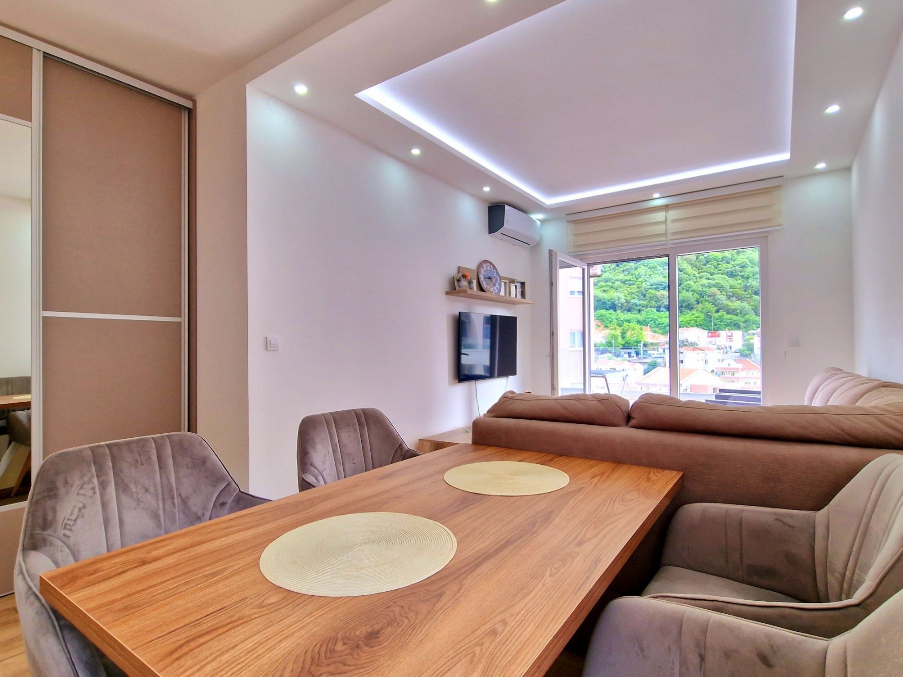 Modernly furnished one bedroom apartment in the new Old Bakery complex ...
